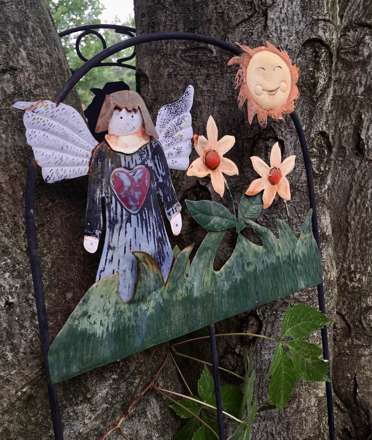 Whimsical Yard Art in the Cooper-Young District – Susan Rushton